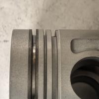 China Mitsubishi  4D31 6D31 piston ME012858 for sale
