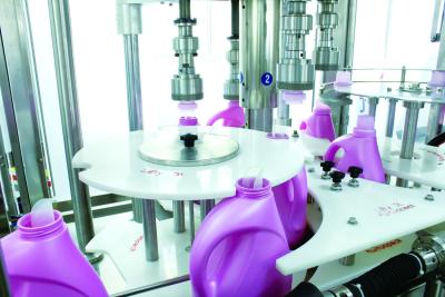 China 4KW Precise Torque Control Plastic Bottle Capping Machine for sale