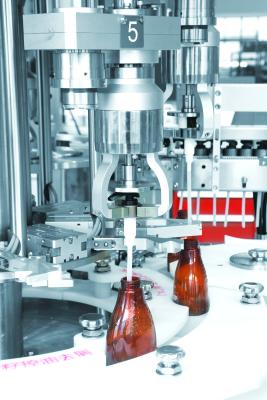 China 2500 BPH Semi Automatic Bottle Capping Machine for sale