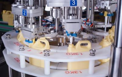 China Semi Automatic PET / Plastic Bottle Capping Machine for sale