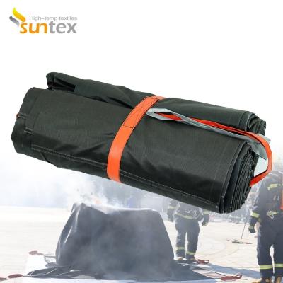China Designed for EV fire safety, the gray fire blanket delivers 550℃/1000℃ thermal resistance and utilizes oxygen deprivation to control flames quickly and reliably. for sale