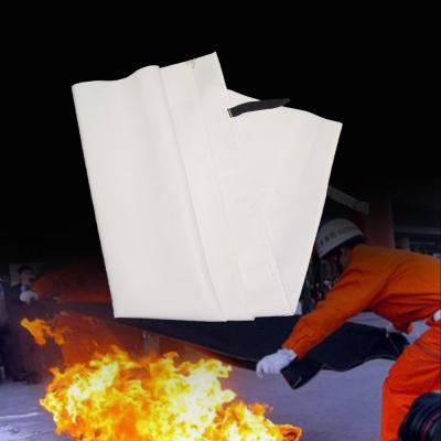 China Industrial Fire Blanket Roll with 1000℃ Temperature Resistance and Vermiculite Coating for Heavy Duty Welding Protection for sale