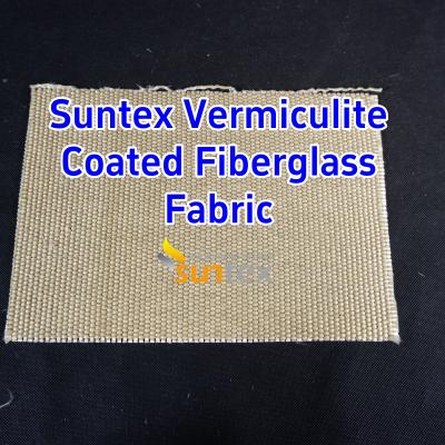 China 750℃ Temperature Resistance Vermiculite Coated Fiberglass Cloth with Excellent Abrasion Resistance and Double-Sided Vermiculite Coating for sale