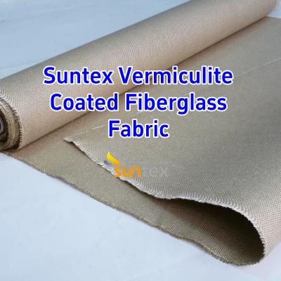 China 750℃ Temperature Resistance 1070gsm Heavy Weight Vermiculite Coated Fiberglass Fabric with Excellent Abrasion Resistance for sale
