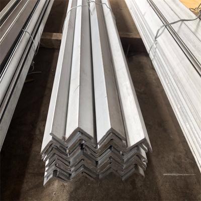China Hot Rolled Galvanized Steel Angle Bar Q235 Q345 20x20mm to 200x200mm 6m Length for sale