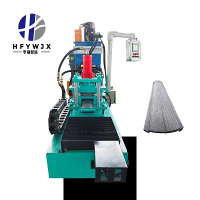 China High Speed 20-25 m/min Fence Roll Forming Machine with 16 Rows Rollers and Non-Stop Flying Shear Cutting for Metal Guardrail Profiles for sale