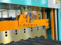 China Heavy Duty C16 Roof Sheet Roll Forming Machine with 23 Rows Rollers for 0.3-0.6mm Thickness and Split PLC Touch Screen for sale