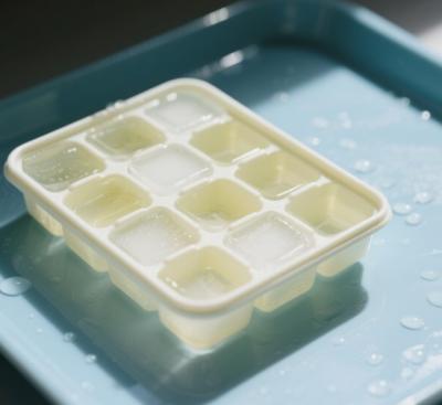 China Extrusion Blow Molding TPE Material Rubber Soft Activity Cube Ice Tray Recyclable for sale