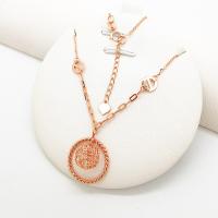 China 18kt Gold Mini Pendant Necklace - Premium 18 Karat Gold Jewelry with Compact Design for Everyday Wear for sale