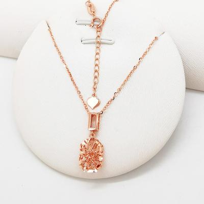 China Understated Mini Gold Pendant Necklace Set with Elegant Design and Premium Finish - 3-Piece Collection for sale
