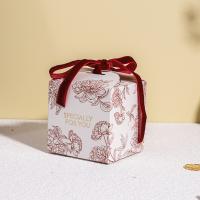 China Gravnre Printing Customized Kraft Paper Gift Bags for Gift Craft Packaging for sale
