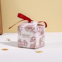 China Gravnre Printing Customized Kraft Paper Gift Bags for Gift Craft Packaging for sale