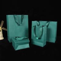 China Gift Packaging White Cardboard Paper Bag with Handle Custom Order Accepted for sale