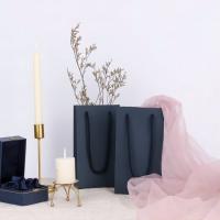 China Good Luxury Paper Shopping Bags for Garment Clothes Handmade and Custom Order Accepted for sale