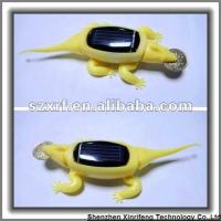 China Yellow Solar Chameleon Toy 116×50×32mm Solar-Powered Educational Kids Toy with Color Changing Feature for sale