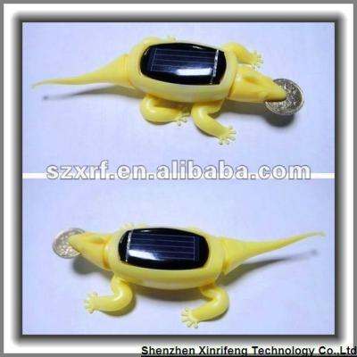 China Yellow Solar Chameleon Toy 116×50×32mm Solar-Powered Educational Kids Toy with Color Changing Feature for sale