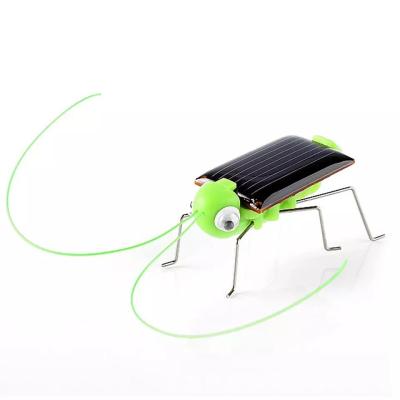 China 2023 New Arrivals Toys Green Color Solar Grasshopper Solar Powered Small Toys Promotional Toys for sale