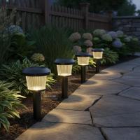 China Solar Powered Decorative Solar Garden Lights Outdoor Waterproof Landscape Lighting for Pathway Yard Patio and Garden for sale