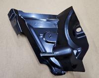 China Tesla Model Y Right Hand Lower Wing Bracket 32x32x8 Black Iron for sale