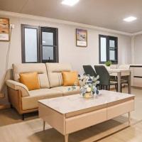 China Large 40FT 20FT Luxury Expandable Container House for Modern Living Room in America for sale