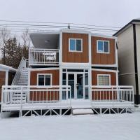 China Outdoor Mobile Living 20FT/40FT Modern Luxury Folding Prefabricated Steel Hotel Shipping Container for sale