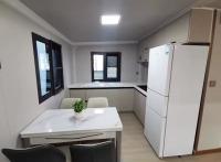 China Steel Door Sandwich Panel Modular Container House Foldable Light Steel Structure Frame for sale