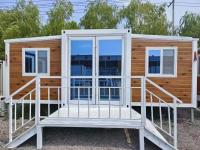 China 3 Bedroom Prefabricated Luxury Mobile Villa Expandable In White/Gray/Black for sale