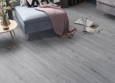 China 1.8mm Glue Down LVT Vinyl Flooring 6x36 Smooth Edge Easy Installation for sale