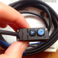 China PZ-G41N Keyence Built-in amplifier photoelectric sensors Square Reflective Cable Type NPN for sale
