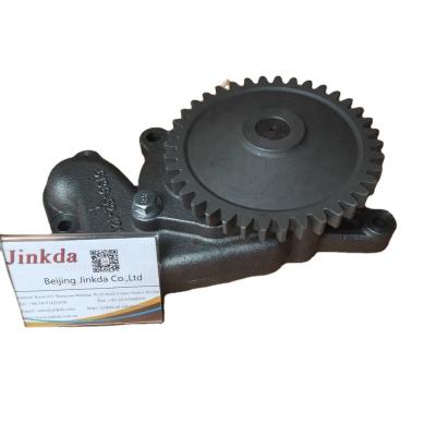 China Oil Pump 6136-52-1100 for Excavator PC200-3 and Loader WA380-1  WA400-1 for sale