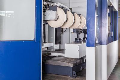 China Automatic Metal Polishing Machine 3000*3200*2800mm Dimensions for sale