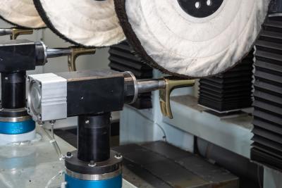 China Programmable Buffing Wheel Zinc Alloy Stainless Steel Faucet Polishing Machine For Metal Surface Finishing for sale