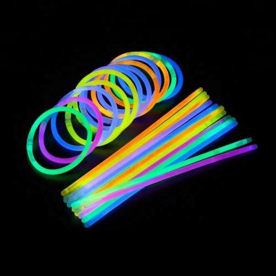 China 8 Inch Glow Stick Bracelet 50pcs Assorted Colors Party Favors 2 Year Shelf Life for sale