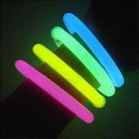 China PE Fluorescent Glow Stick Bracelets 8 inch 100pcs per Tube for Halloween Party Events for sale
