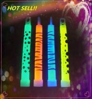 China 6 Inch Glow Sticks Multi Colors 8-12 Hours Party Favors Festival Decorations for sale