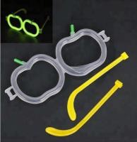 China Novelty Light Up Apple Shape Glow Stick with Non-toxic PE Fluorescent Liquid for sale