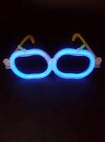 China Novelty Light Up Apple Shape Glow Stick with Non-toxic PE Fluorescent Liquid for sale