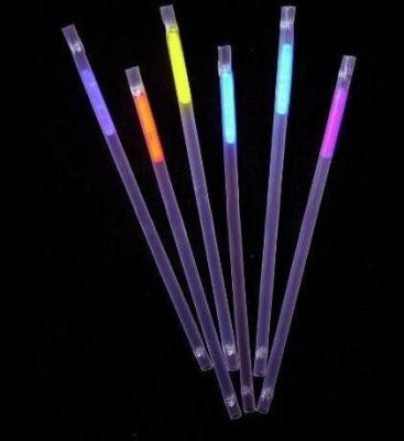 China Glow Stick Straw 7.5x225mm Plastic Drinking Straw Glowing 6-8 Hours Red Yellow Blue Green Pink Orange for sale