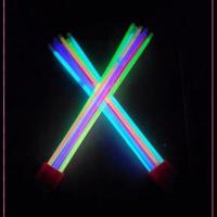 China PE Fluorescent Glow Sticks 5x200mm 6-12 Hours Light Time for Party Supplies for sale