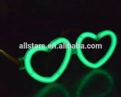 China 8 Inch Glow Heart Shape Eyeglasses Non Flammable Party Supplies 6 12 Hours Light Time for sale