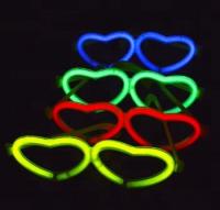 China 8 Inch Glow Heart Shape Eyeglasses Non Flammable Party Supplies 6 12 Hours Light Time for sale