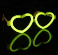 China 8 Inch Glow Heart Shape Eyeglasses Non Flammable Party Supplies 6 12 Hours Light Time for sale