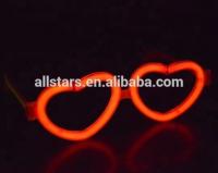 China 8 Inch Glow Heart Shape Eyeglasses Non Flammable Party Supplies 6 12 Hours Light Time for sale