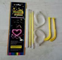 China 8 Inch Glow Heart Shape Eyeglasses Non Flammable Party Supplies 6 12 Hours Light Time for sale