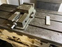 China VMC 850 Vertical CNC Machining Center Mitsubishi System 380V 50Hz 3Phases for sale