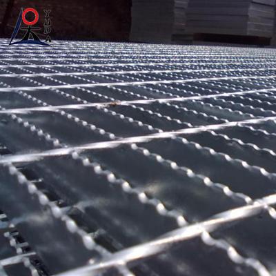China Pressure Welded Galvanized Steel Grating For Rebar Rainwater Ditch Cover Metal Stair Treads for sale