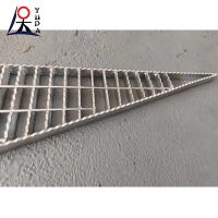 China 30*5mm Steel Grid Plate Drainage Covers Anti Slip Serrated Steel Walkway Grating for sale