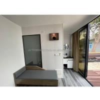 China SH Modern Design Prefabricated Foldable Container Home Outdoor Modular Steel and Glass Space Capsule for Urban Living for sale