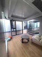 China Modern Design Sandwich Panel Door Modular Mobile House in European Union with 20 Ft Prefabricated Flat Packaging Container for sale