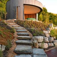 China Wooden Houses EU Australian Standard Container Office Residential Circular Garden Integrated House with Various Materials for sale